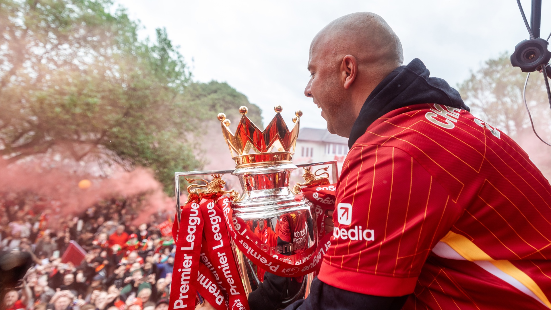 Slot lagt til blant Liverpools største trener-legender | Liverpool FC ...