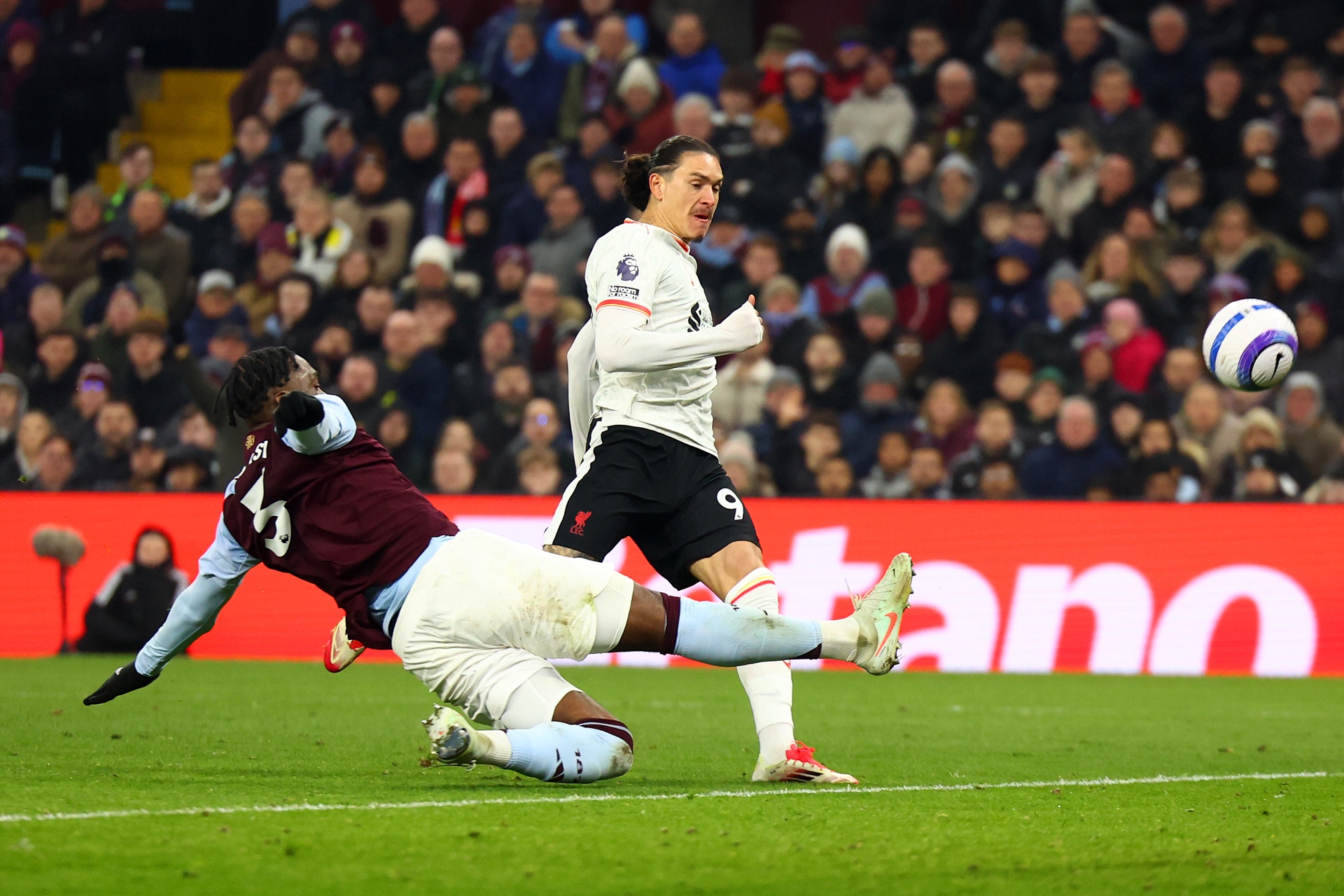 Gomez har operert og Bradley sannsynligvis ute de neste kampene | Arkiv