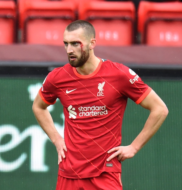 Nat Phillips fikk kulthelt-status i Liverpool for å blø for drakta | Arkiv