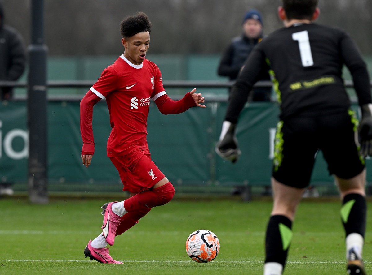 Et tidlig rødt kort holdt på å sende Liverpool ut – men så dukket Kone ...