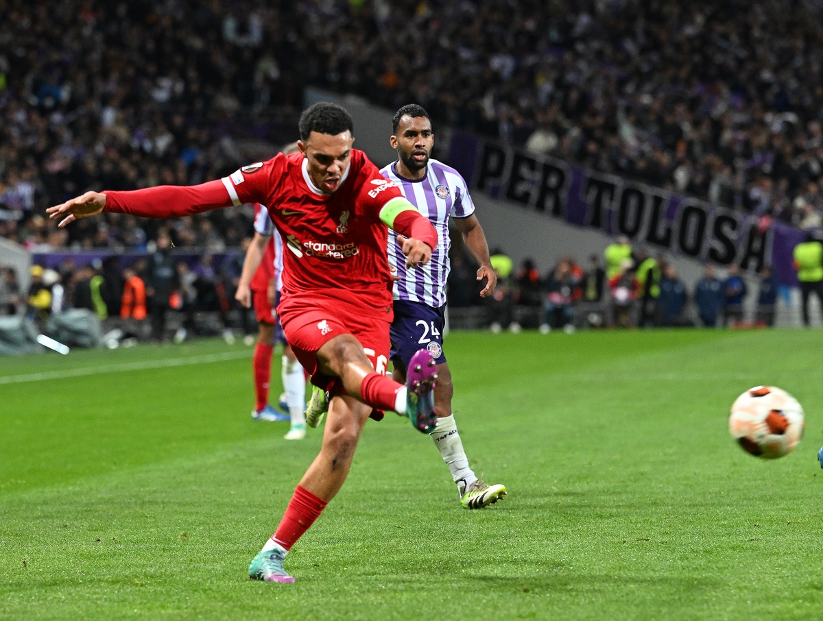 Trent fortsetter som høyreback, og den skadefrie midtbanetrioen får ...