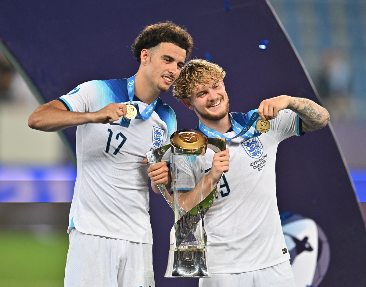 Elliott og Jones tilbake i trening torsdag | Arkiv