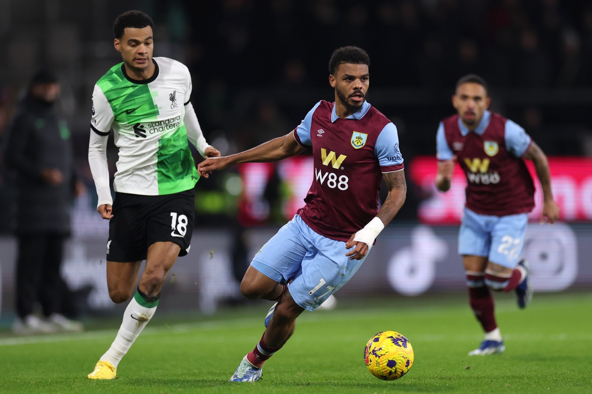 «Hvis Liverpool skal vinne Premier League, kan de ikke sløse bort så ...