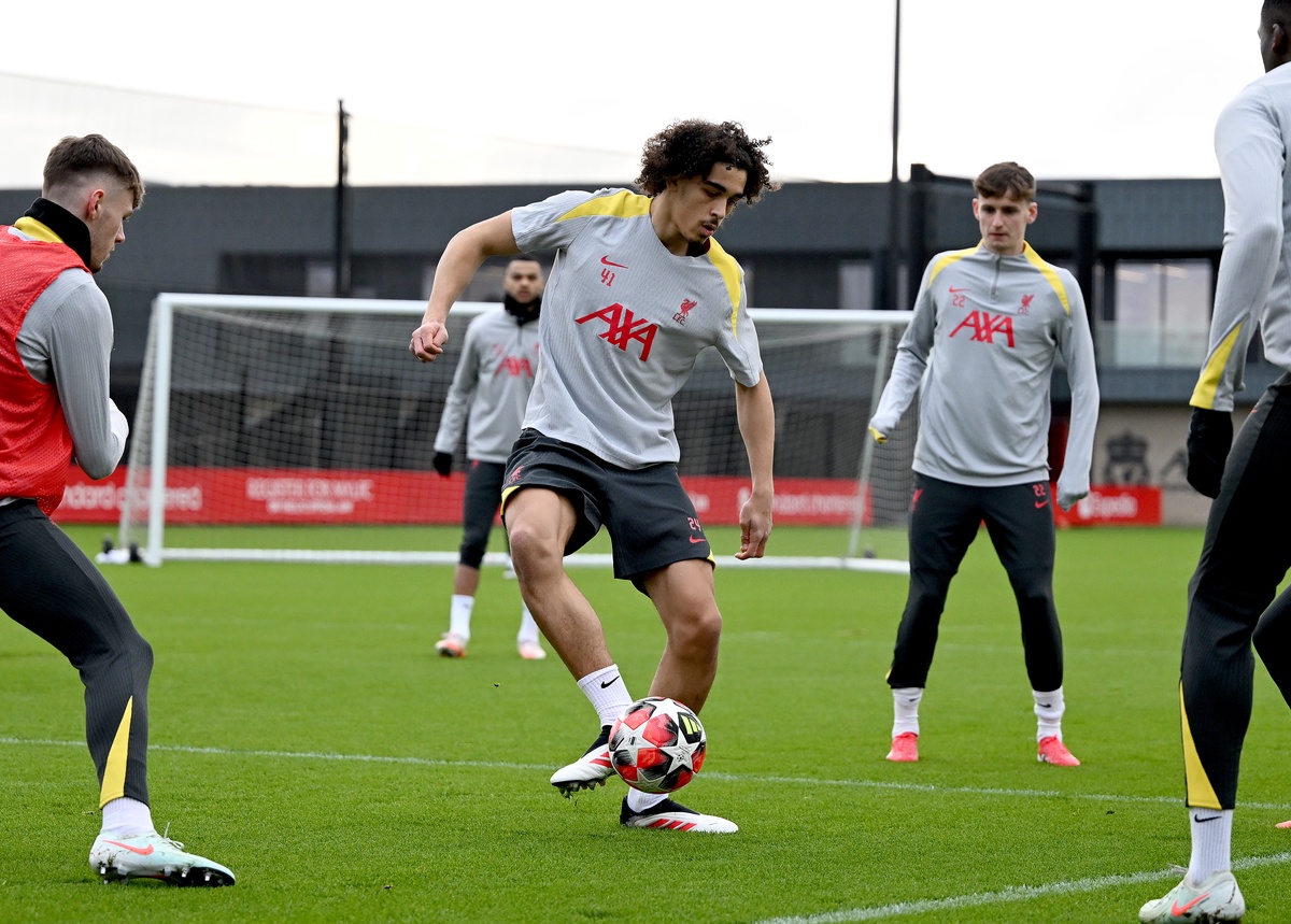 Robertson spiller midtstopper - Danns starter på topp | Arkiv