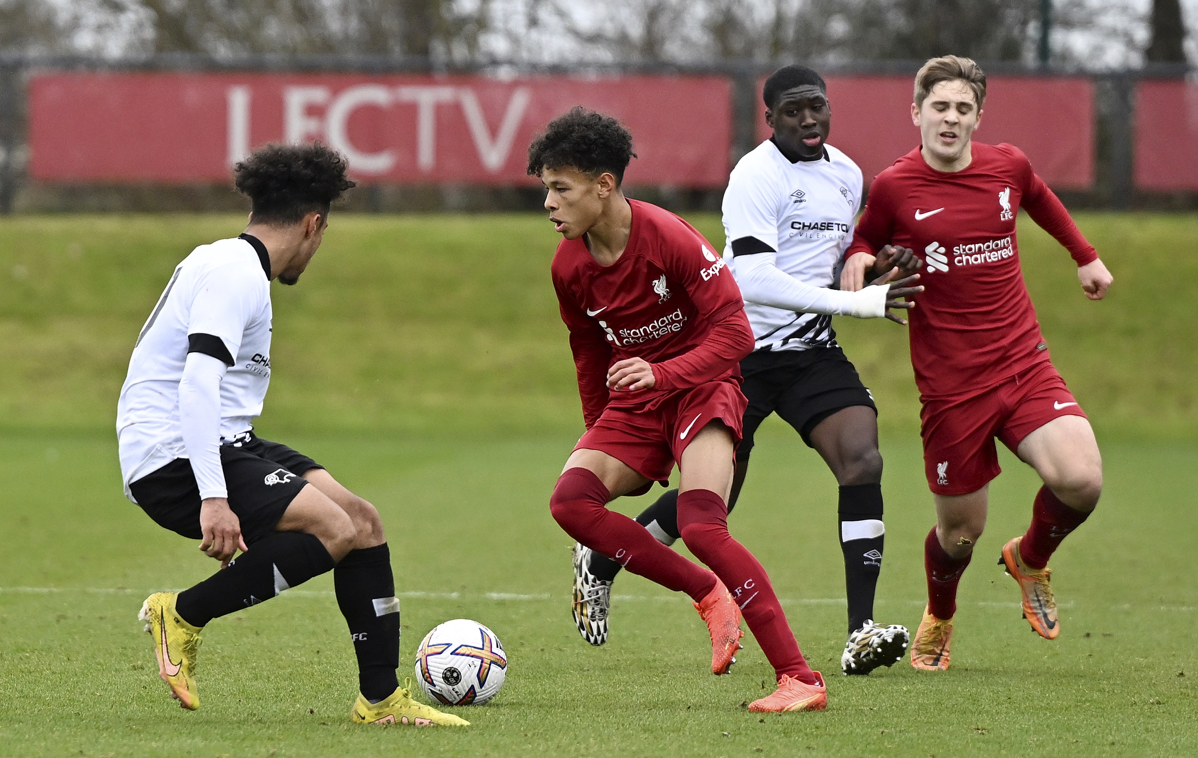 U18 fikk kjørt seg mot et solid Leeds-lag | Arkiv