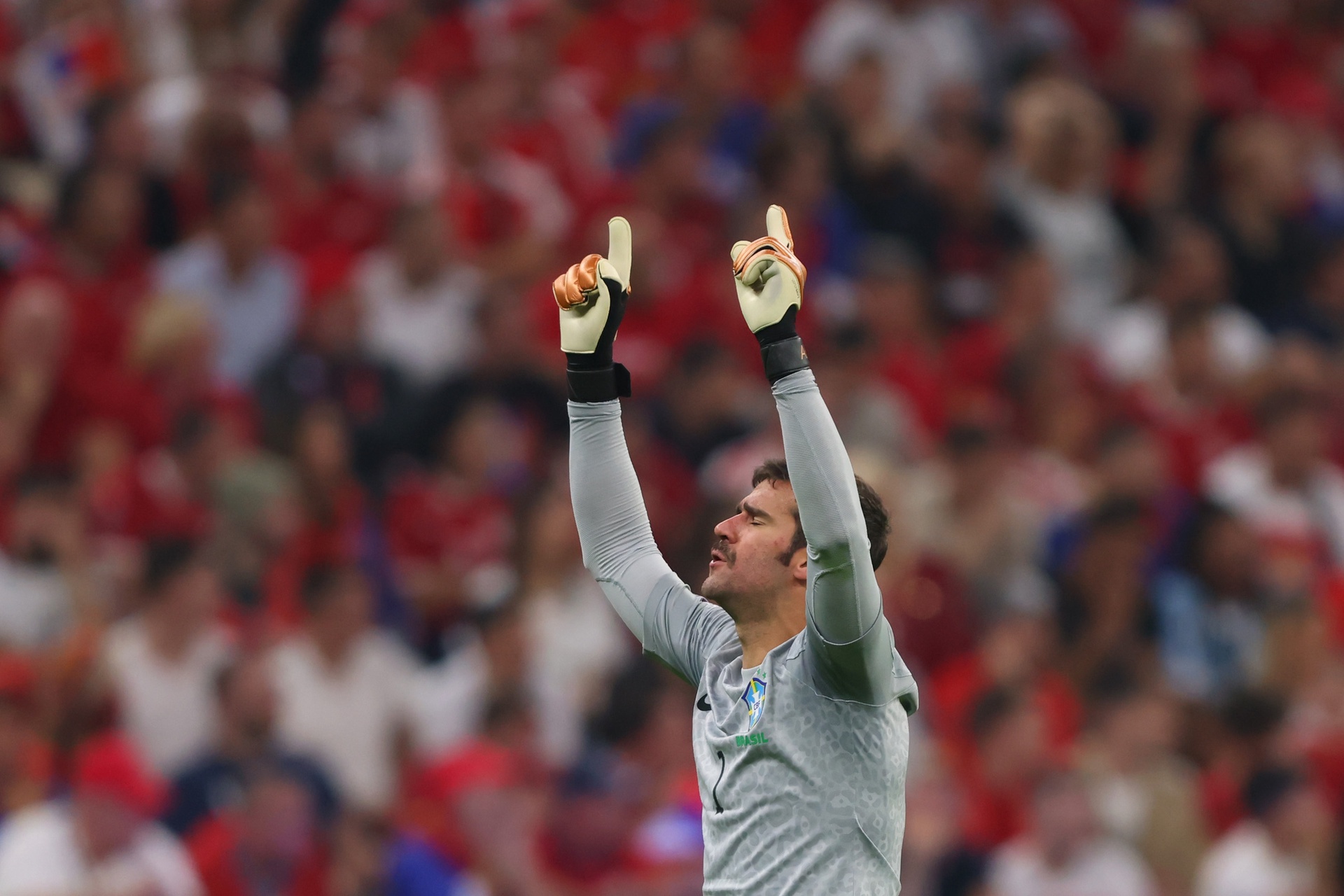 Alisson fikk det veldig komfortabelt da VM-favoritten spilte sin ...