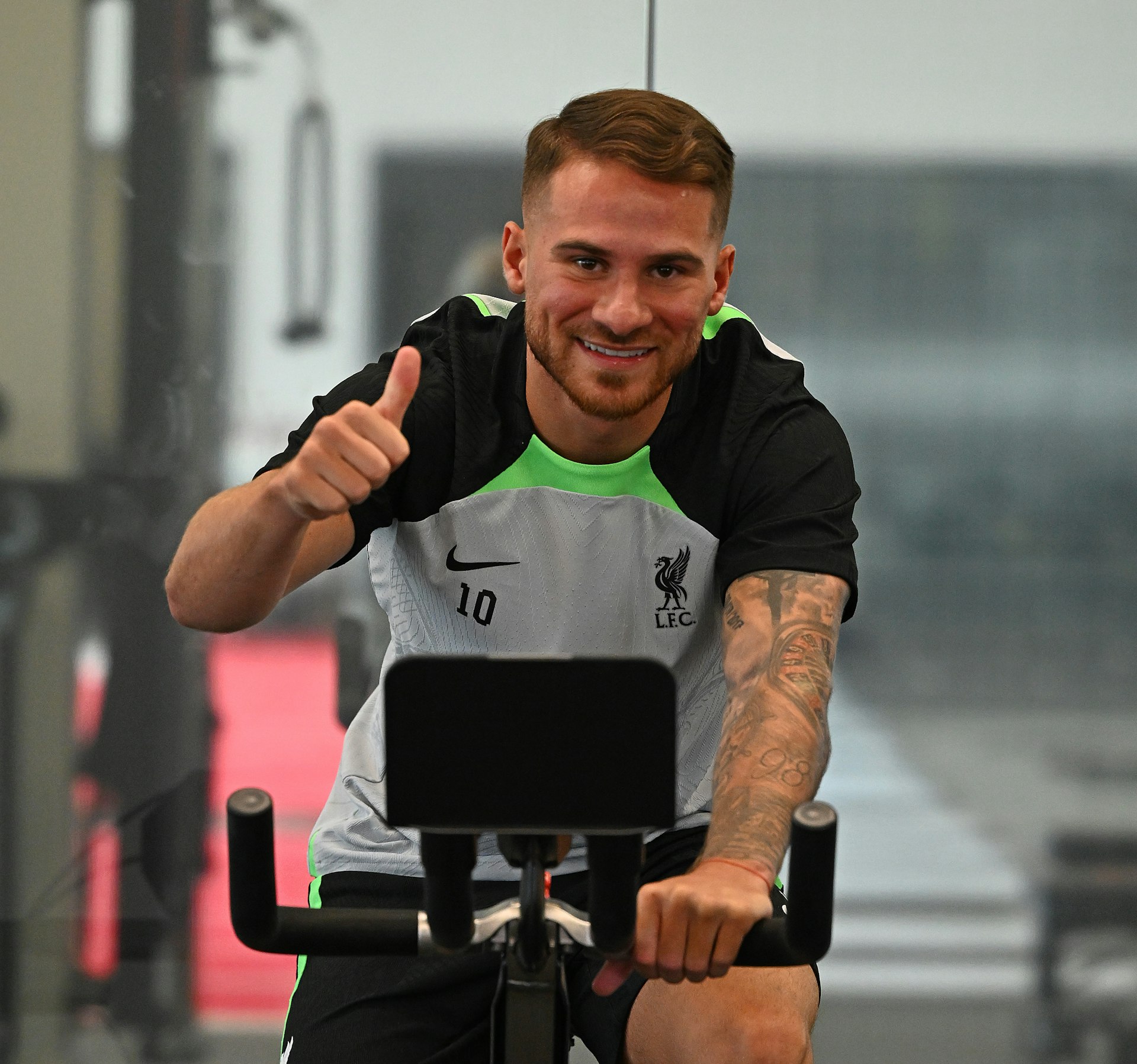 Se, Alexis Mac Allister og Dominik Szoboszlai er på plass i Liverpool ... Se, Alexis Mac Allister og Dominik Szoboszlai er på plass i Liverpool ...