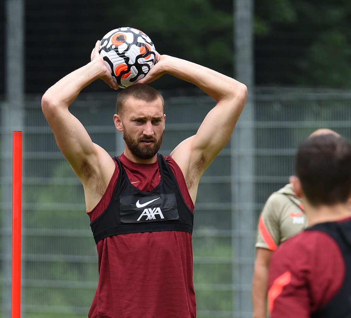 Vil erstatte Ben White med Nat Phillips | Arkiv