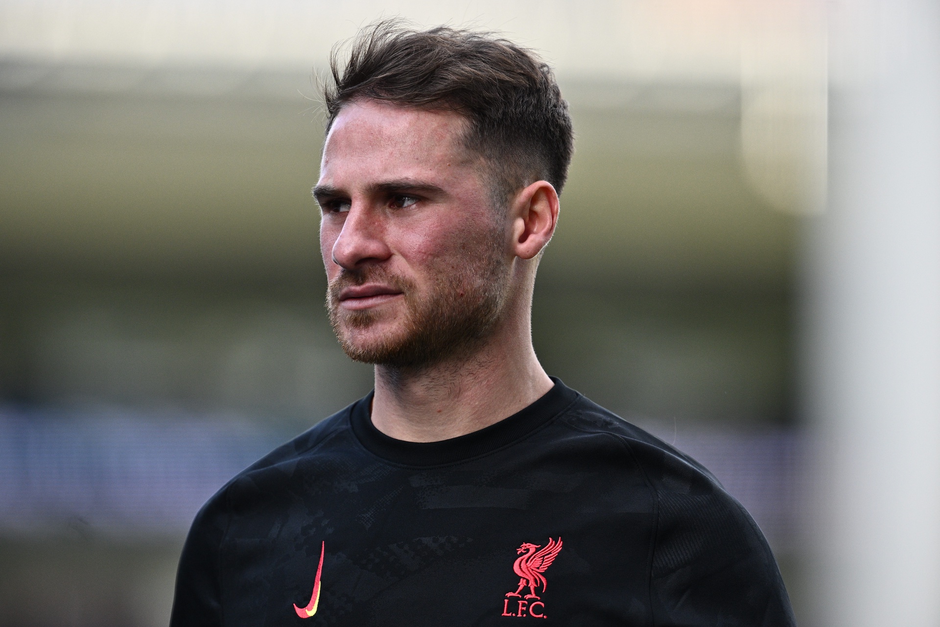 Har knapt spilt fotball de siste to årene. Trener for fullt før møtet ...