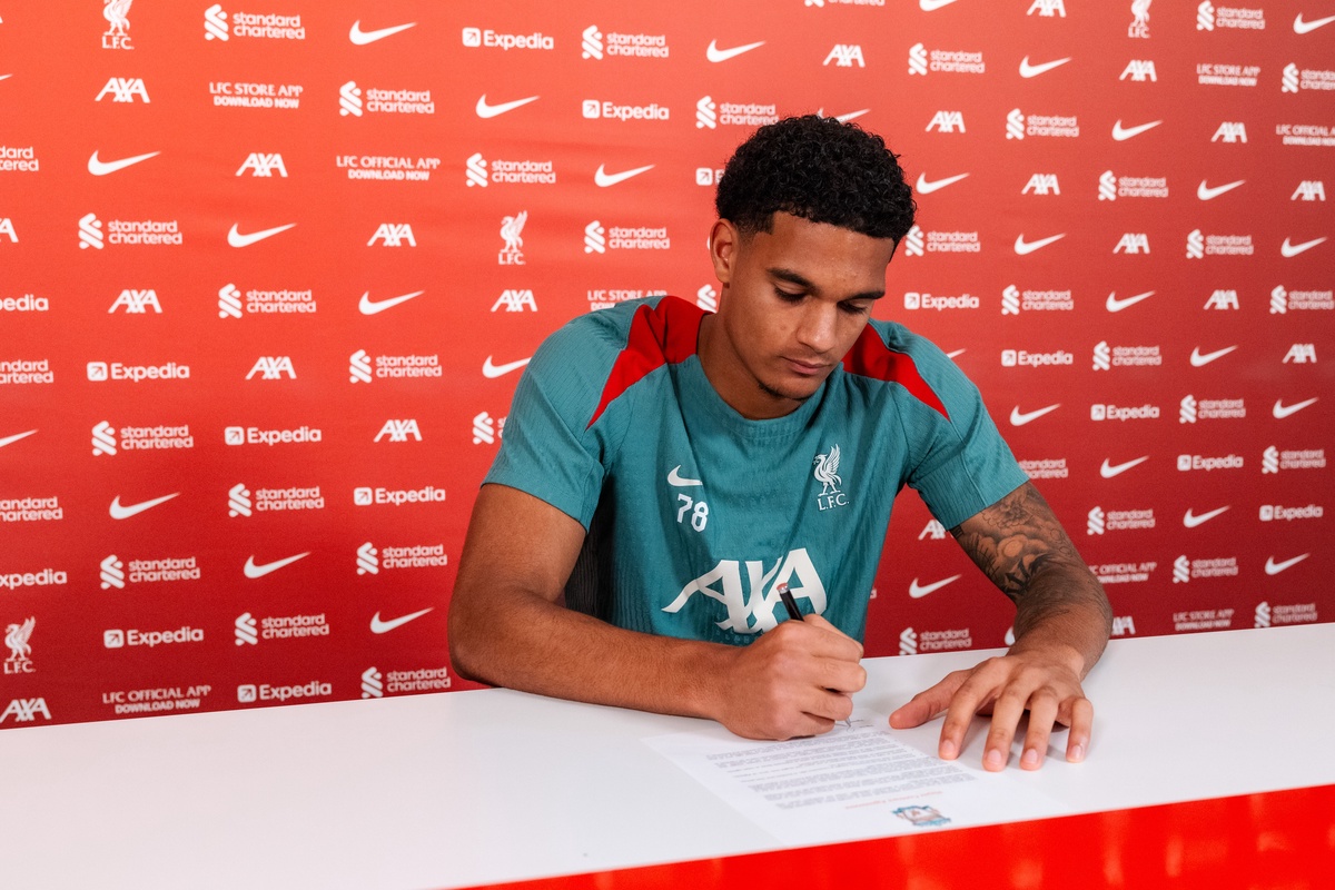 Quansah har signert ny kontrakt! | Arkiv