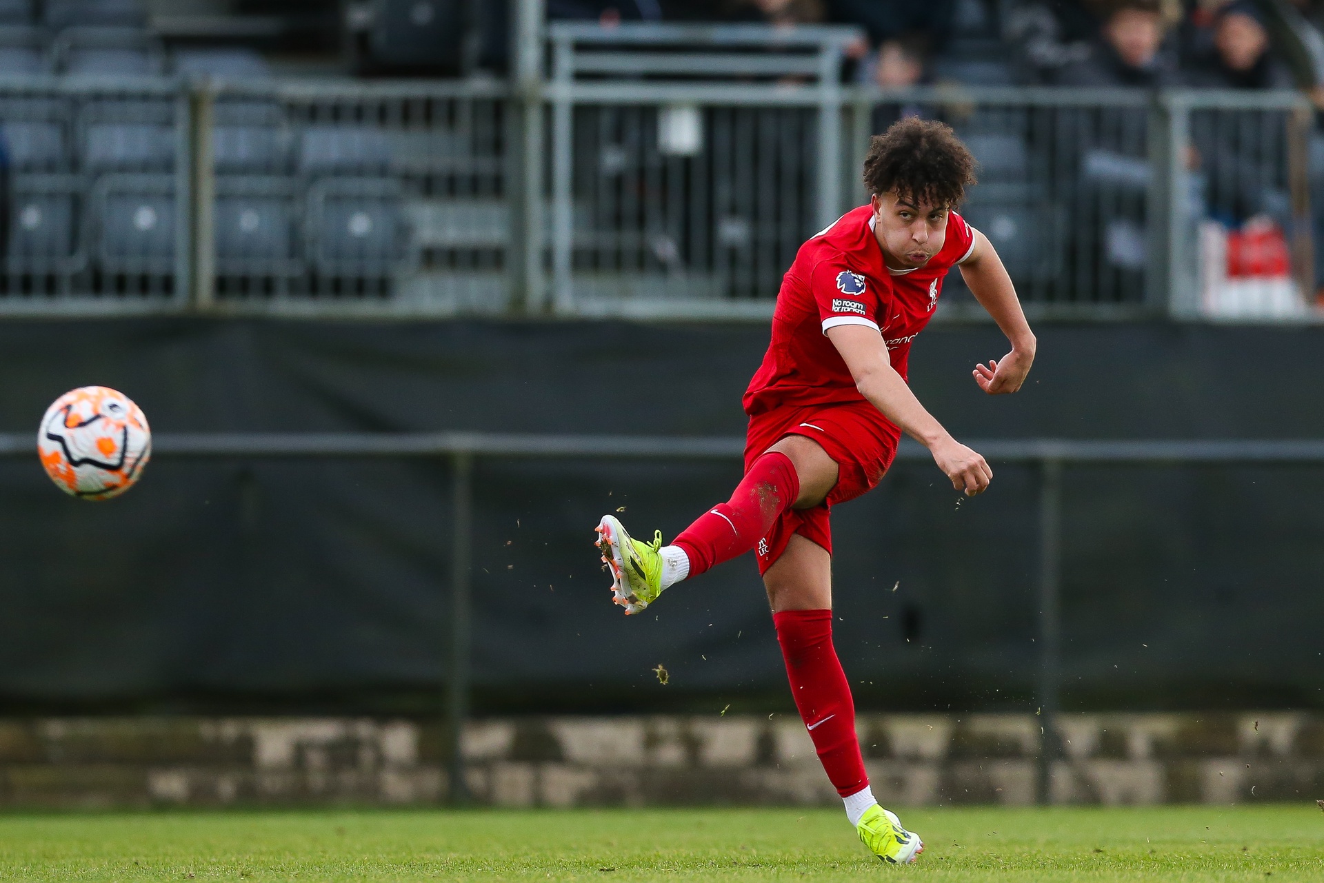 Trent Kone-Doherty og Rhys Williams (!) fikset seier mot Manchester ...